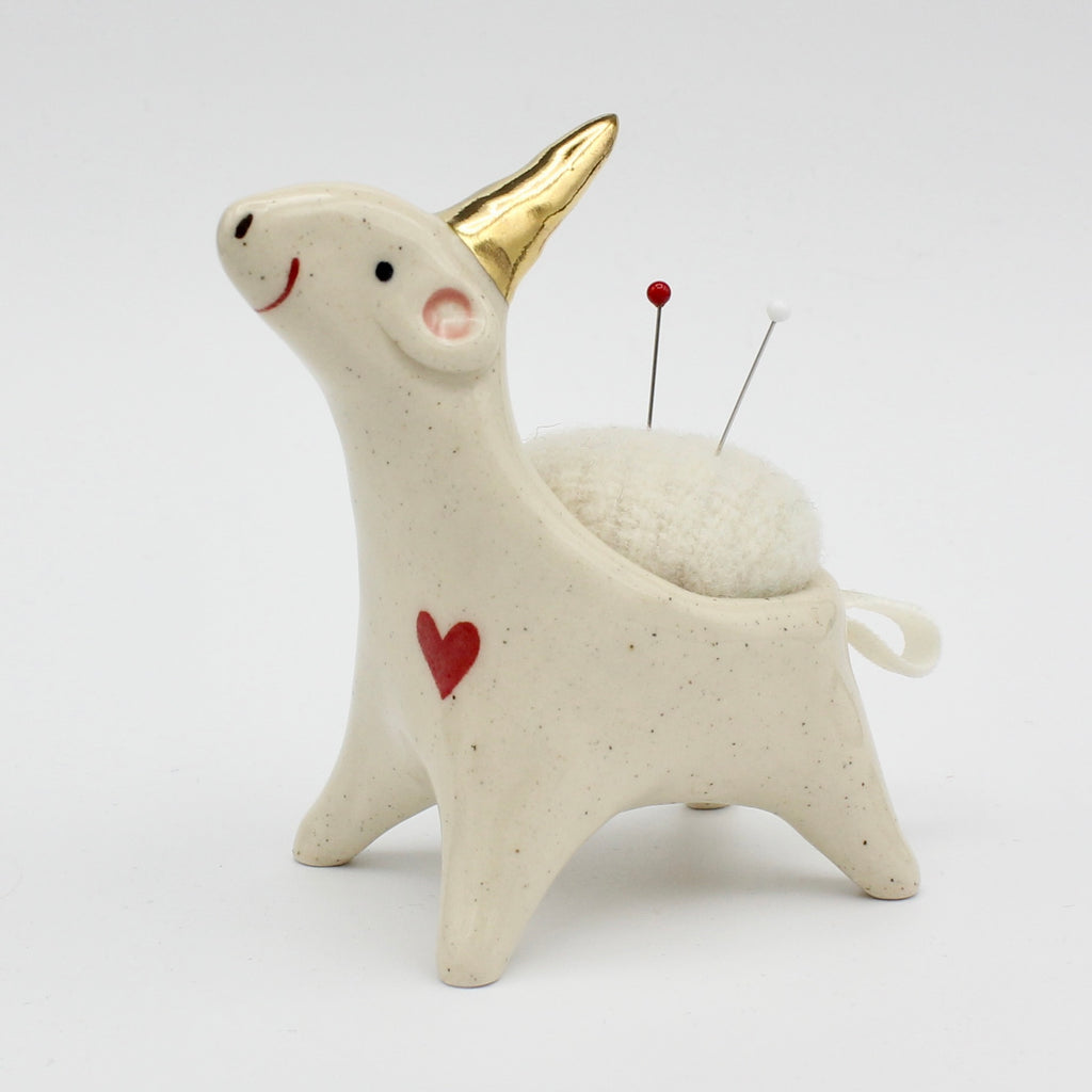 Sidekick Pincushion – Fish Museum and Circus