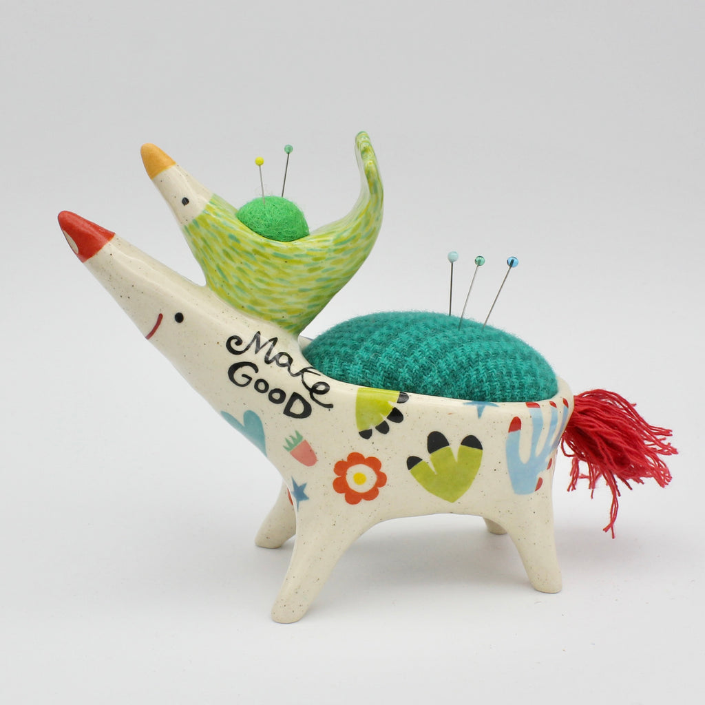 Sidekick Pincushion-Extra Large with Friend – Fish Museum and Circus