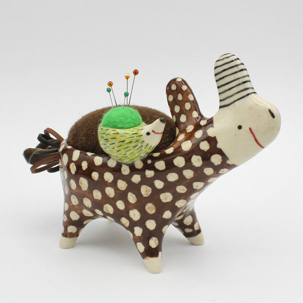 Sidekick Pincushion-Extra Large with Friend – Fish Museum and Circus