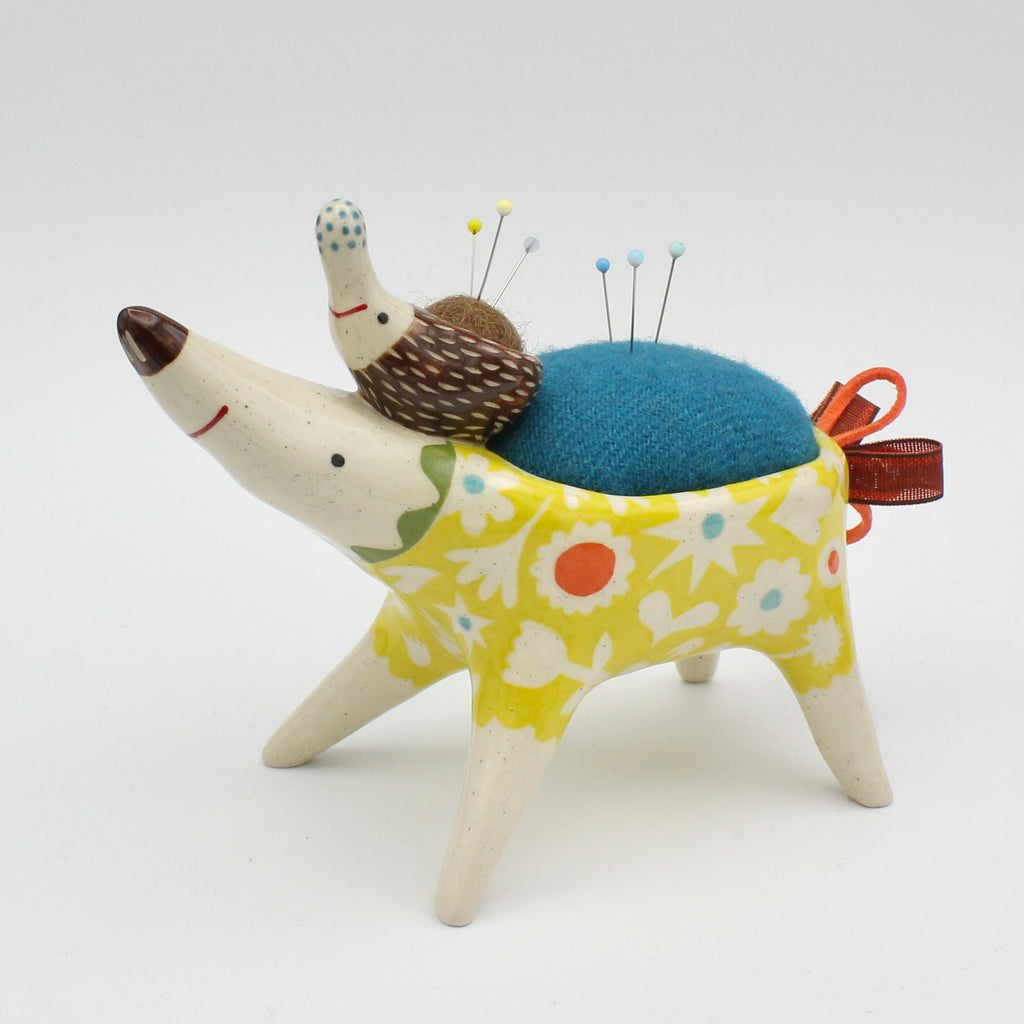 Sidekick Pincushion-Extra Large with Friend – Fish Museum and Circus