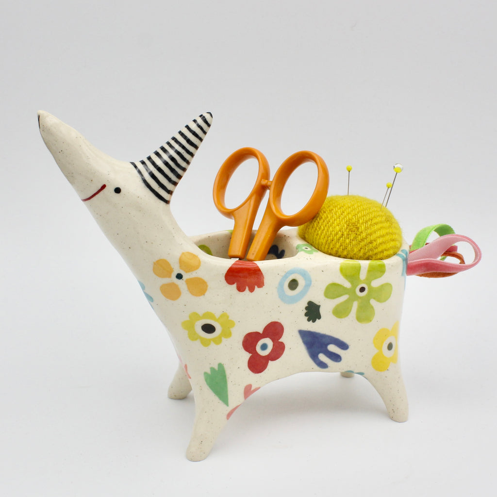 Sidekick Pincushion-Extra Large with Tool Holder – Fish Museum and Circus