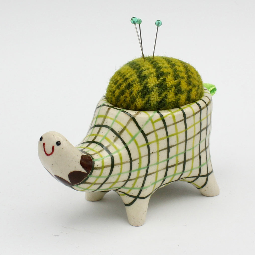Sidekick Pincushion – Fish Museum and Circus