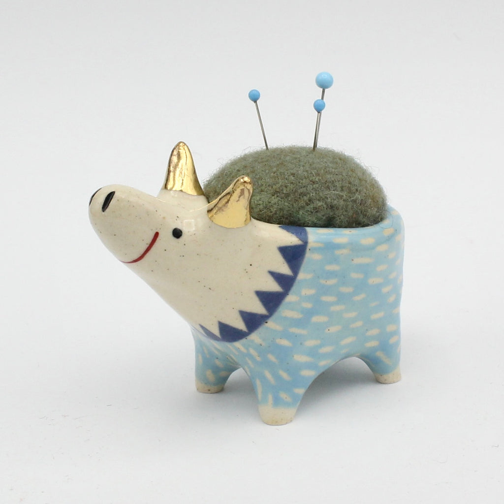 Sidekick Pincushion with Gold Luster – Fish Museum and Circus